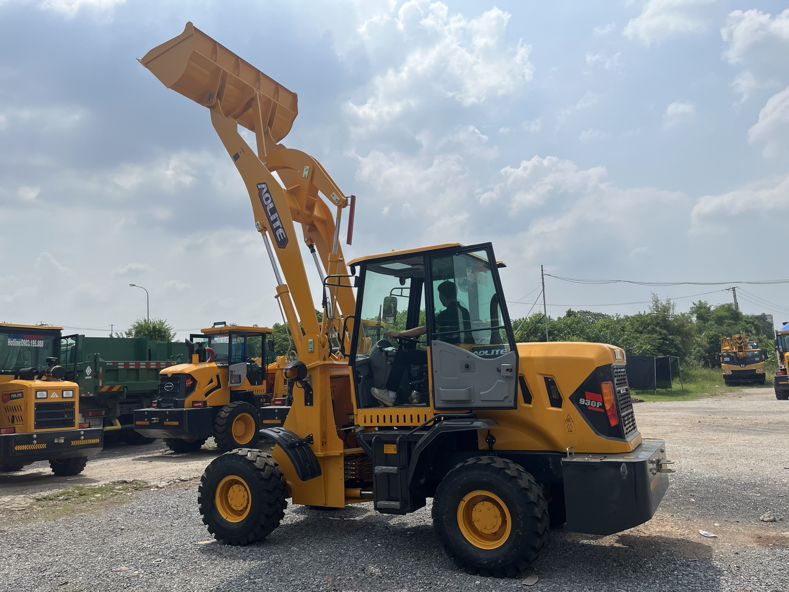 Máy xúc lật cần dài Aolite 930P - Máy Đông Dương