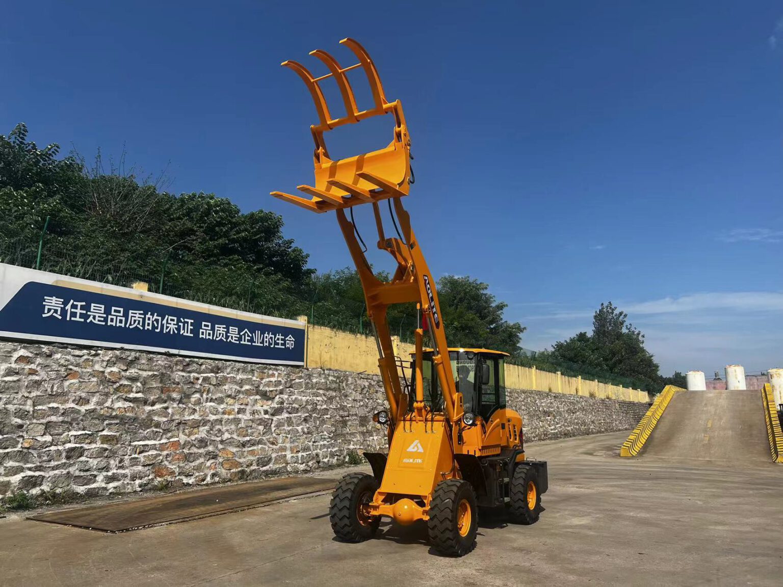 Máy xúc lật kẹp cần dài Aolite 930P - Máy Đông Dương